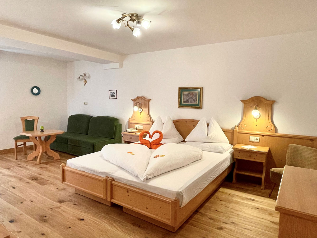 Rooms and suites in the Hotel Mirabell Alpine Garden Resort & Spa